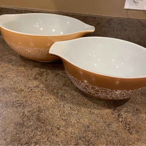 Pyrex | Kitchen | Vintage 97s Pyrex Brown Woodland Cinderella Round ...